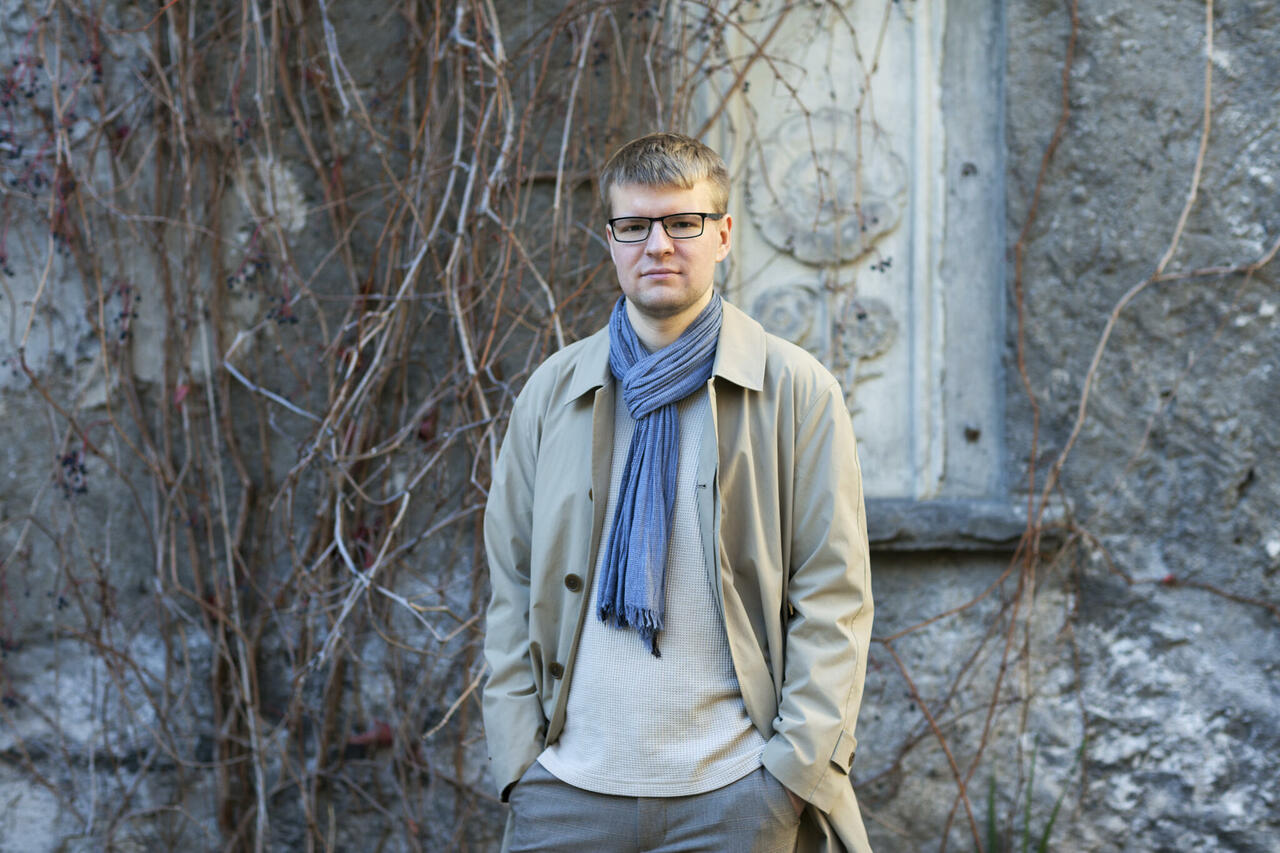 RIDADE VAHEL: Paul Raud – Postimehe raamatukirjastus